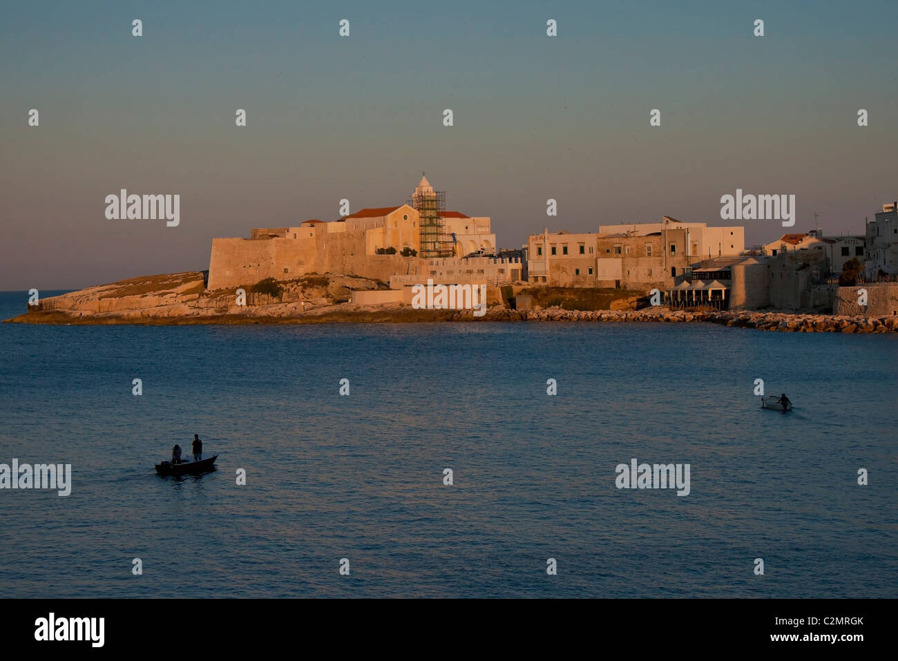 Beach vieste apulia italy -Fotos und -Bildmaterial in hoher Auflösung ...