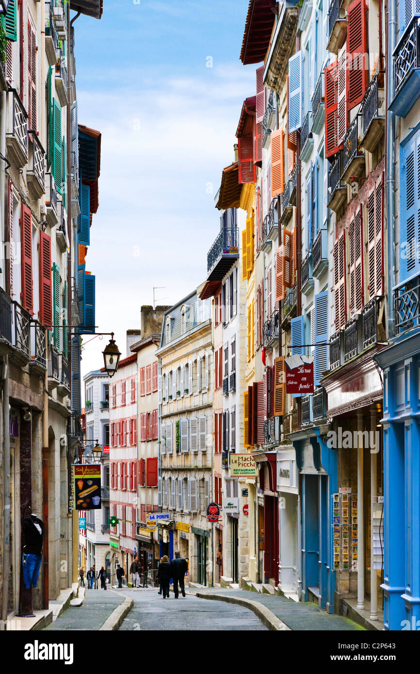 Straße im Grand Bayonne Quartier, Bayonne (Baiona), Cote Basque ...