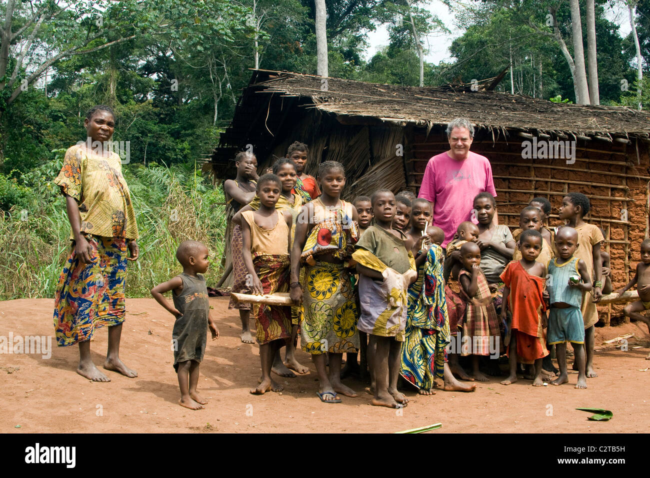 Pygmäen in den Wald, Republik Kongo Stockfotografie - Alamy