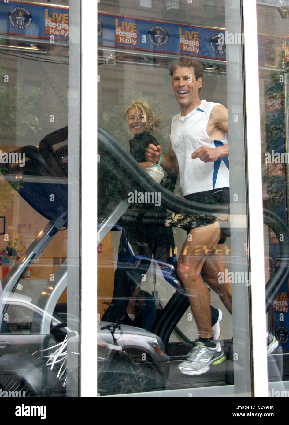 Kelly Ripa und Ultramarathon Legende Dean Karnazes Dreharbeiten das ...