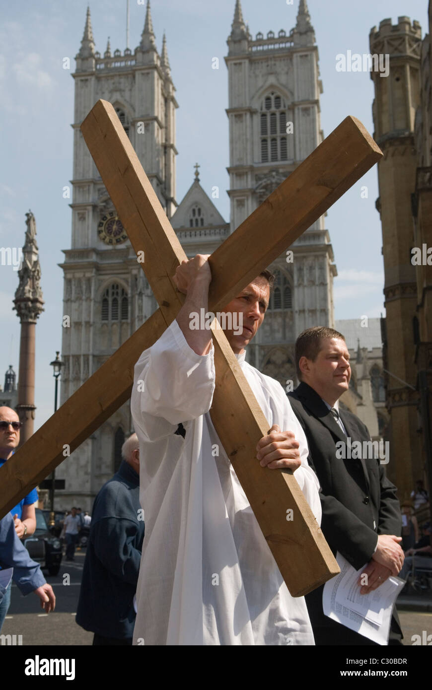 Westminster kreuz -Fotos und -Bildmaterial in hoher Auflösung – Alamy