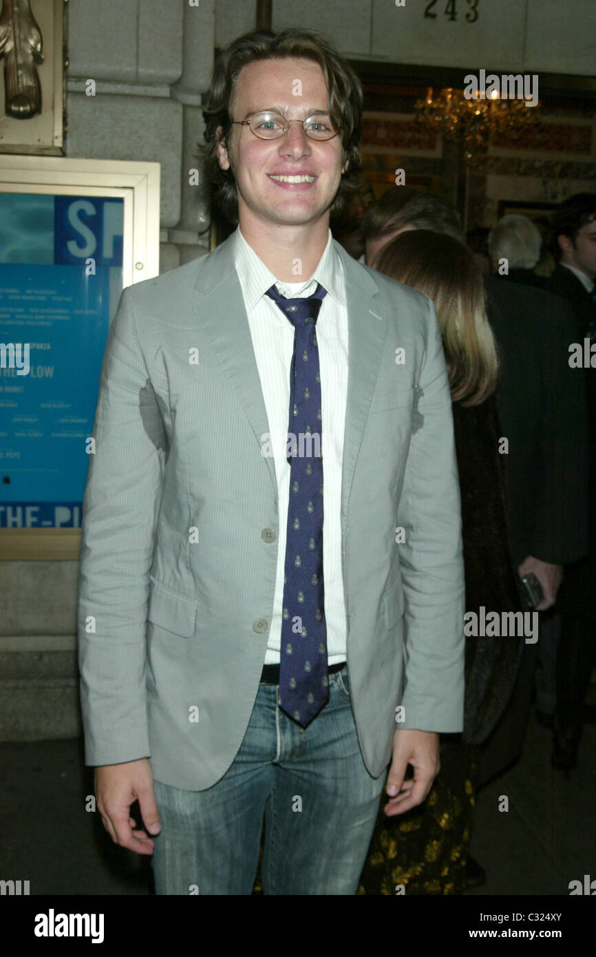 Jonathan Groff Ludzie