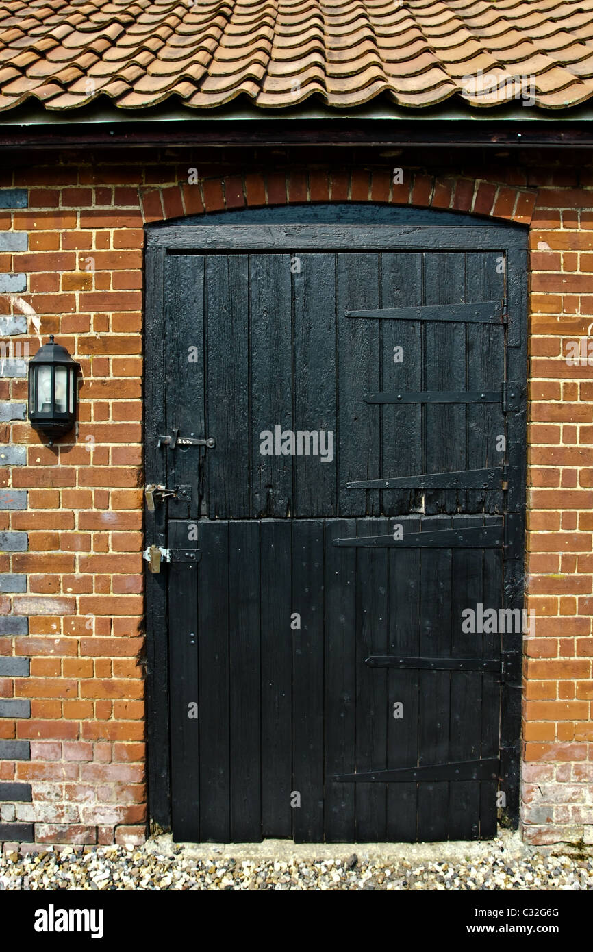 Alte hölzerne Scheunentor Stockfotografie - Alamy