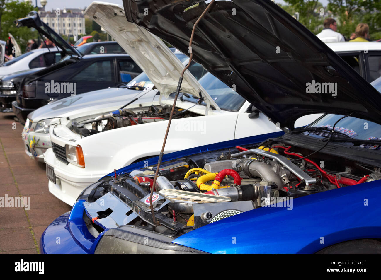 Offene hauben -Fotos und -Bildmaterial in hoher Auflösung – Alamy