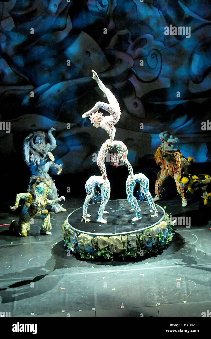 Darsteller Eröffnung des "Cirque Dreams: Jungle Fantasy" im Hard Rock ...