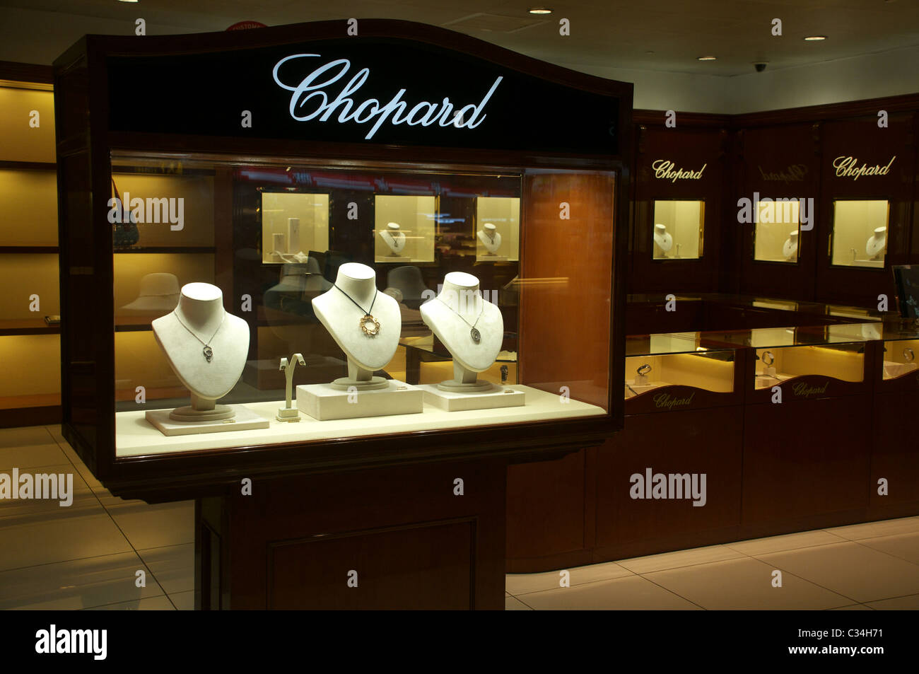 Chopard jewellery -Fotos und -Bildmaterial in hoher Auflösung – Alamy