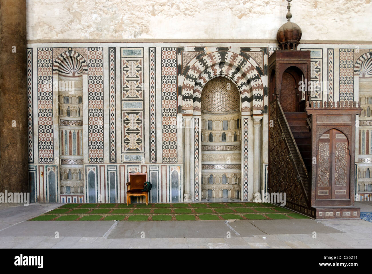 Mihrab nische und minbar -Fotos und -Bildmaterial in hoher Auflösung ...