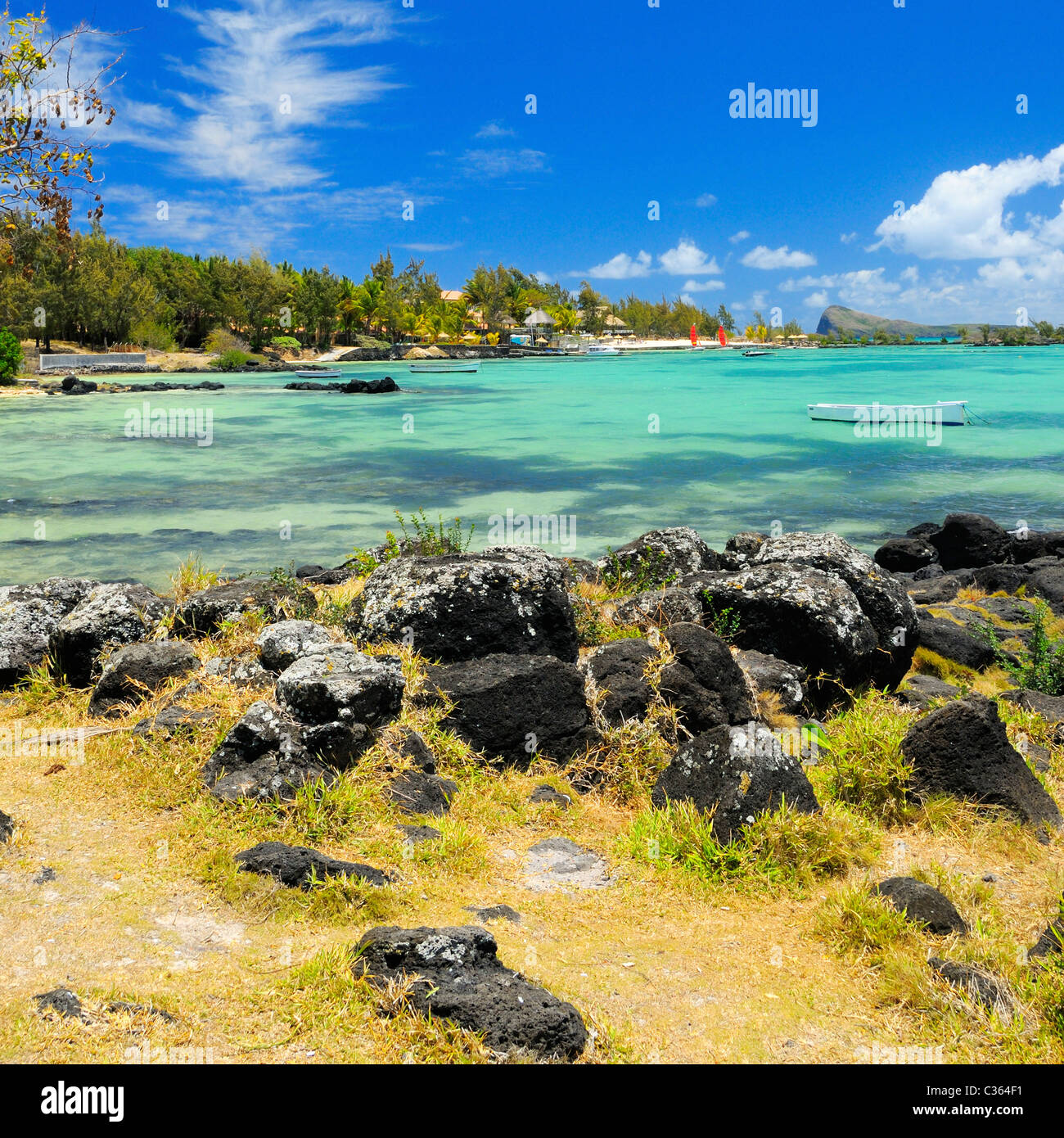 Die Bucht von Anse la Raie (nordwestlich von Grand Gaube), Riviere Du ...