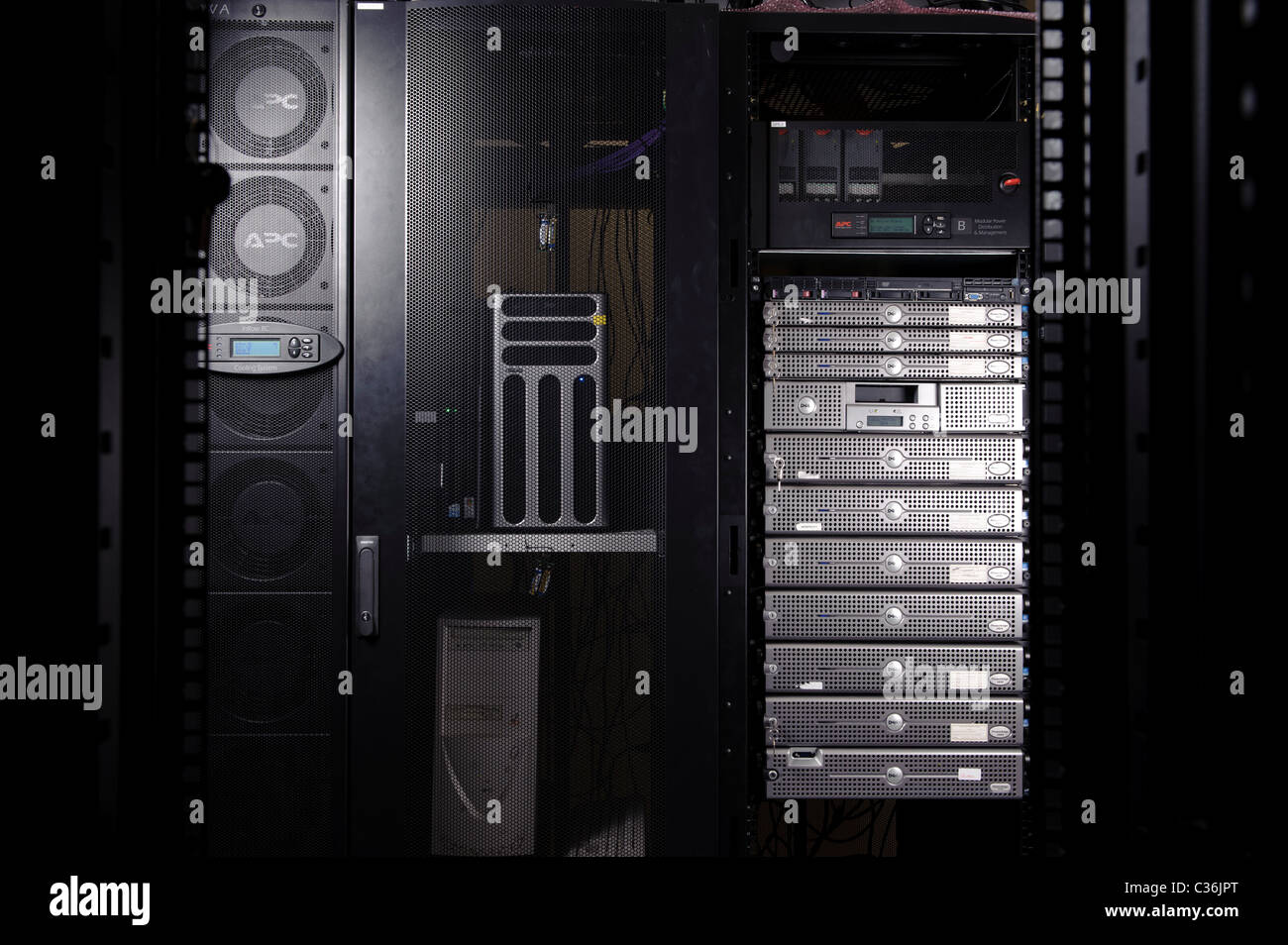 Server room -Fotos und -Bildmaterial in hoher Auflösung – Alamy
