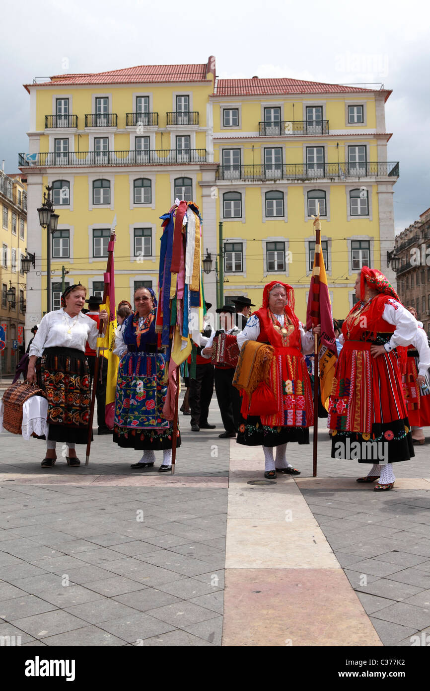 Portugal Traditional Dress Stockfotos & Portugal Traditional Dress ...