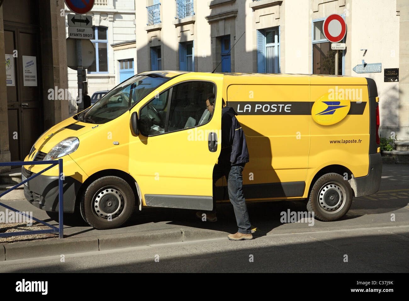 Frankreich logo la poste -Fotos und -Bildmaterial in hoher Auflösung ...