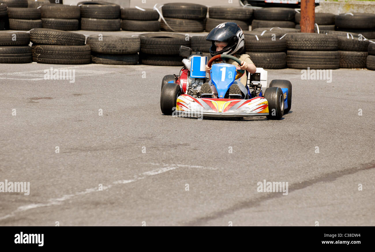 Junior go kart -Fotos und -Bildmaterial in hoher Auflösung – Alamy