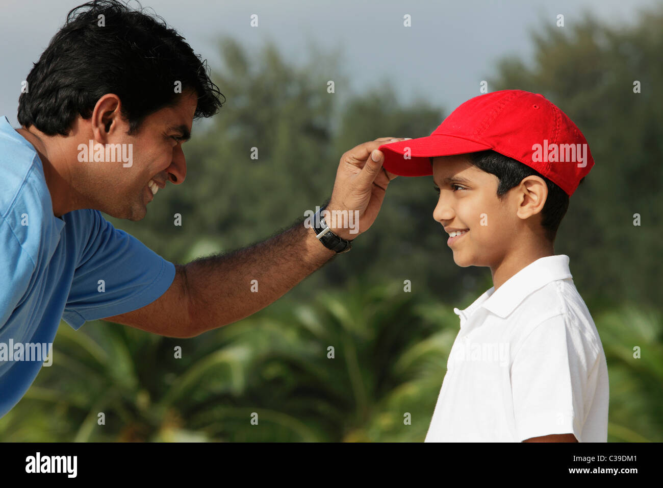Kurze kappe -Fotos und -Bildmaterial in hoher Auflösung – Alamy