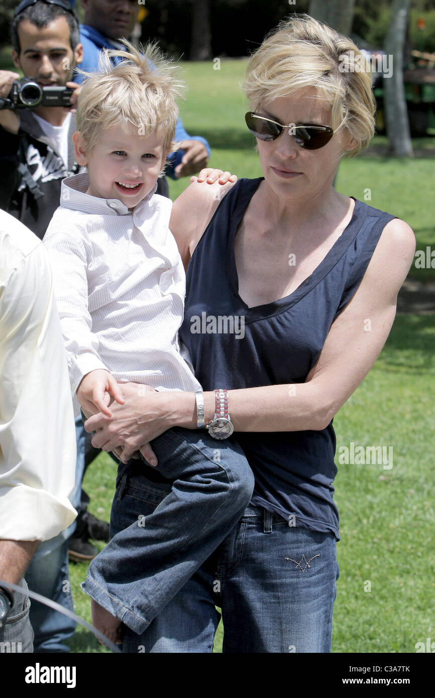 Sharon Stone und ihr Sohn Roan Bronstein Sharon Stone und einen ...