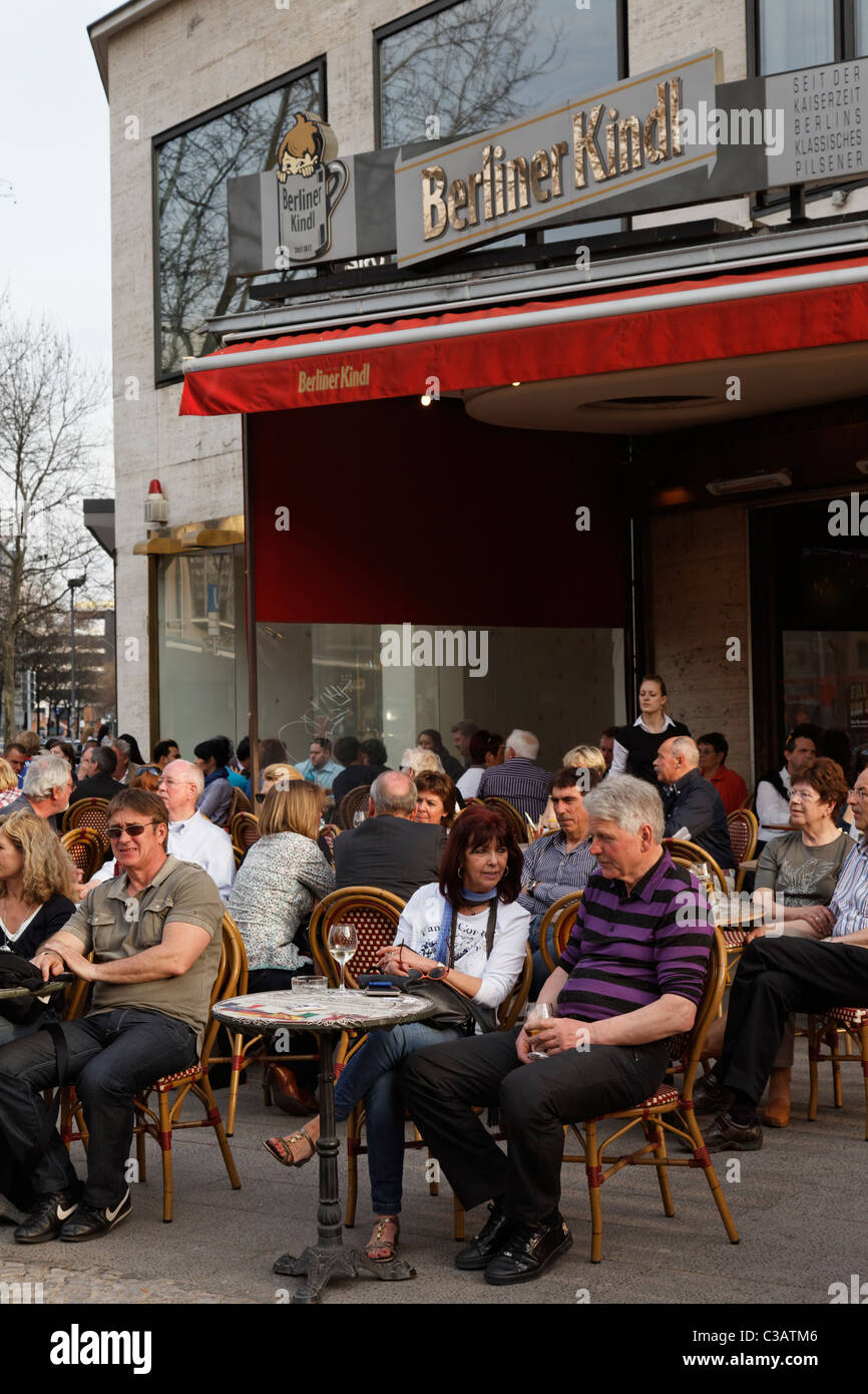 Berliner salon -Fotos und -Bildmaterial in hoher Auflösung – Alamy