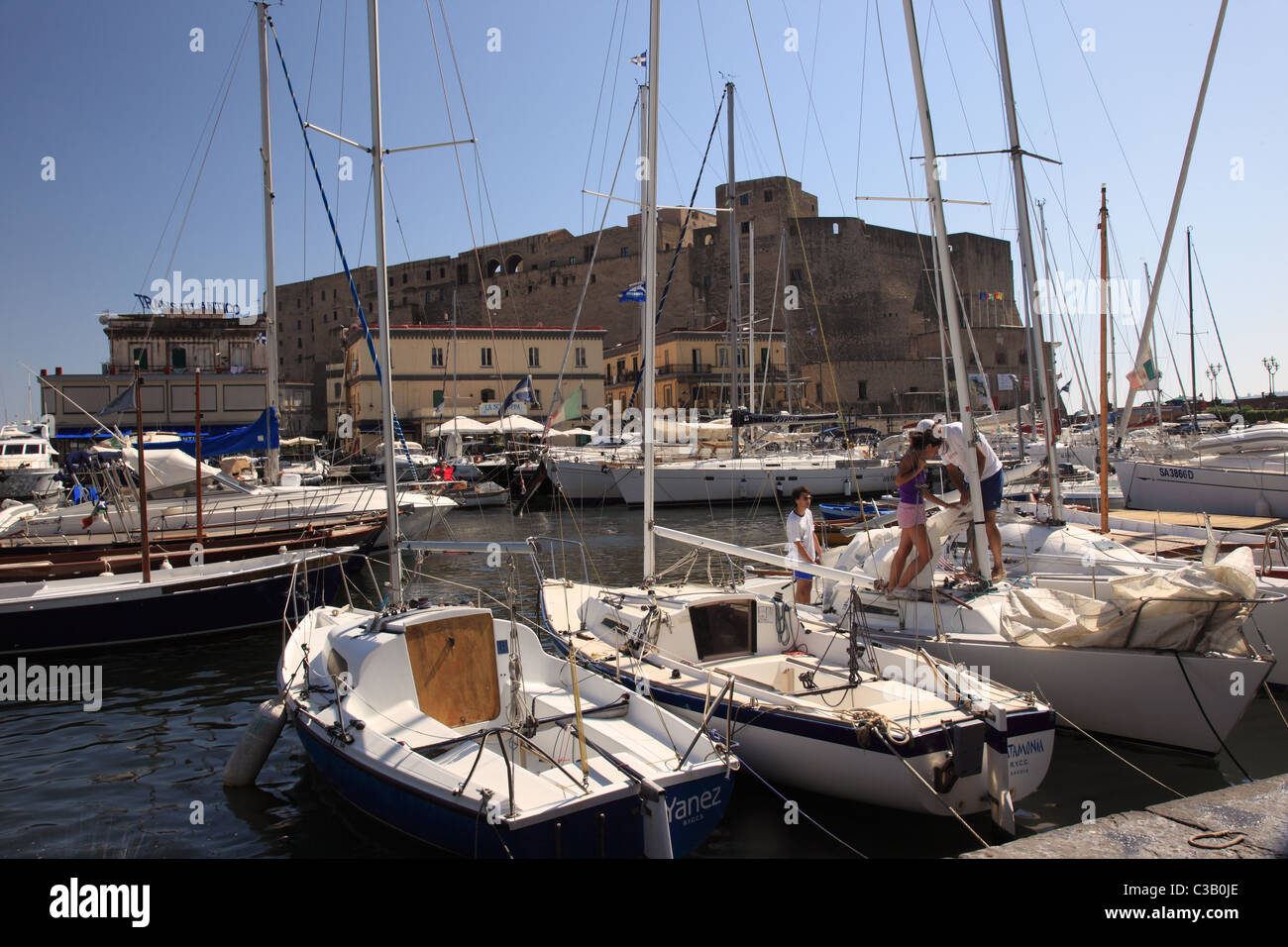 Mergellina port -Fotos und -Bildmaterial in hoher Auflösung – Alamy