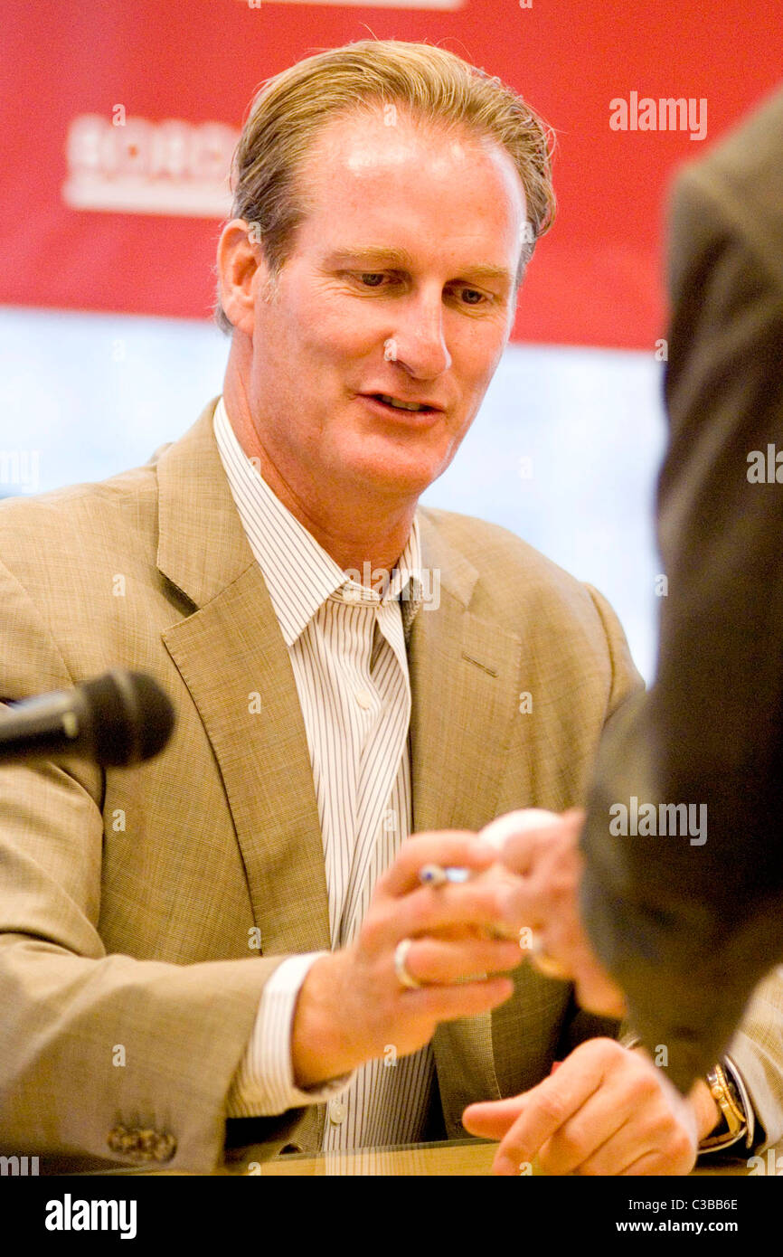 Steve Lyons ehemalige Hauptliga-Baseball-Spieler und ein TV ...