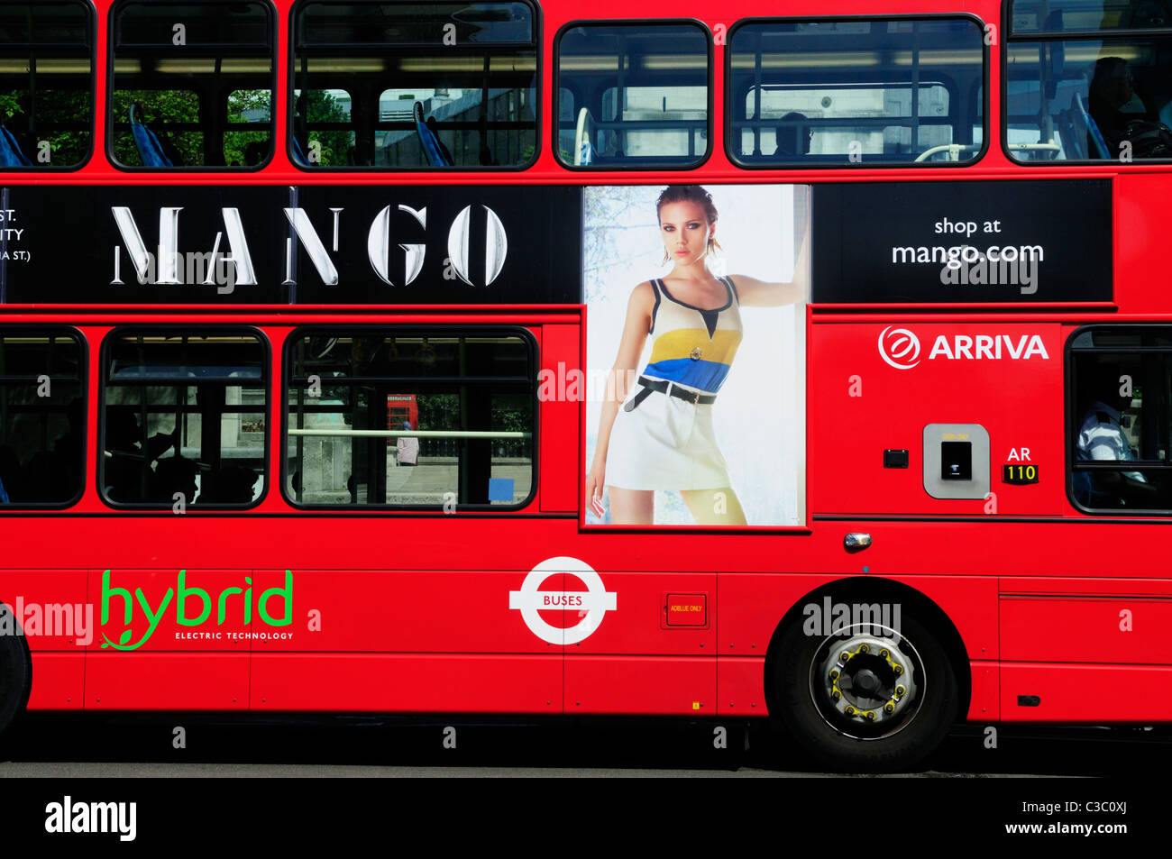 London bus advert advertisement -Fotos und -Bildmaterial in hoher ...