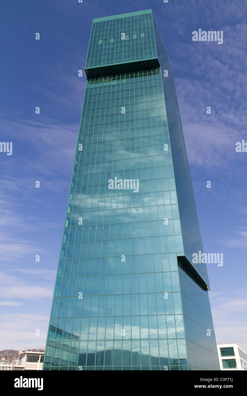 Skyscraper prime tower zurich -Fotos und -Bildmaterial in hoher ...