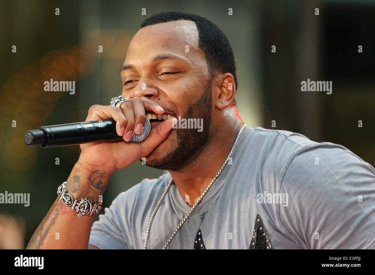 Flo Rida die live auf der "Today Show Summer Concert Series" am ...