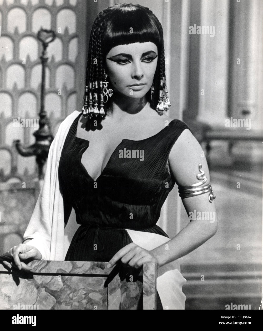 Elizabeth taylor cleopatra -Fotos und -Bildmaterial in hoher Auflösung ...