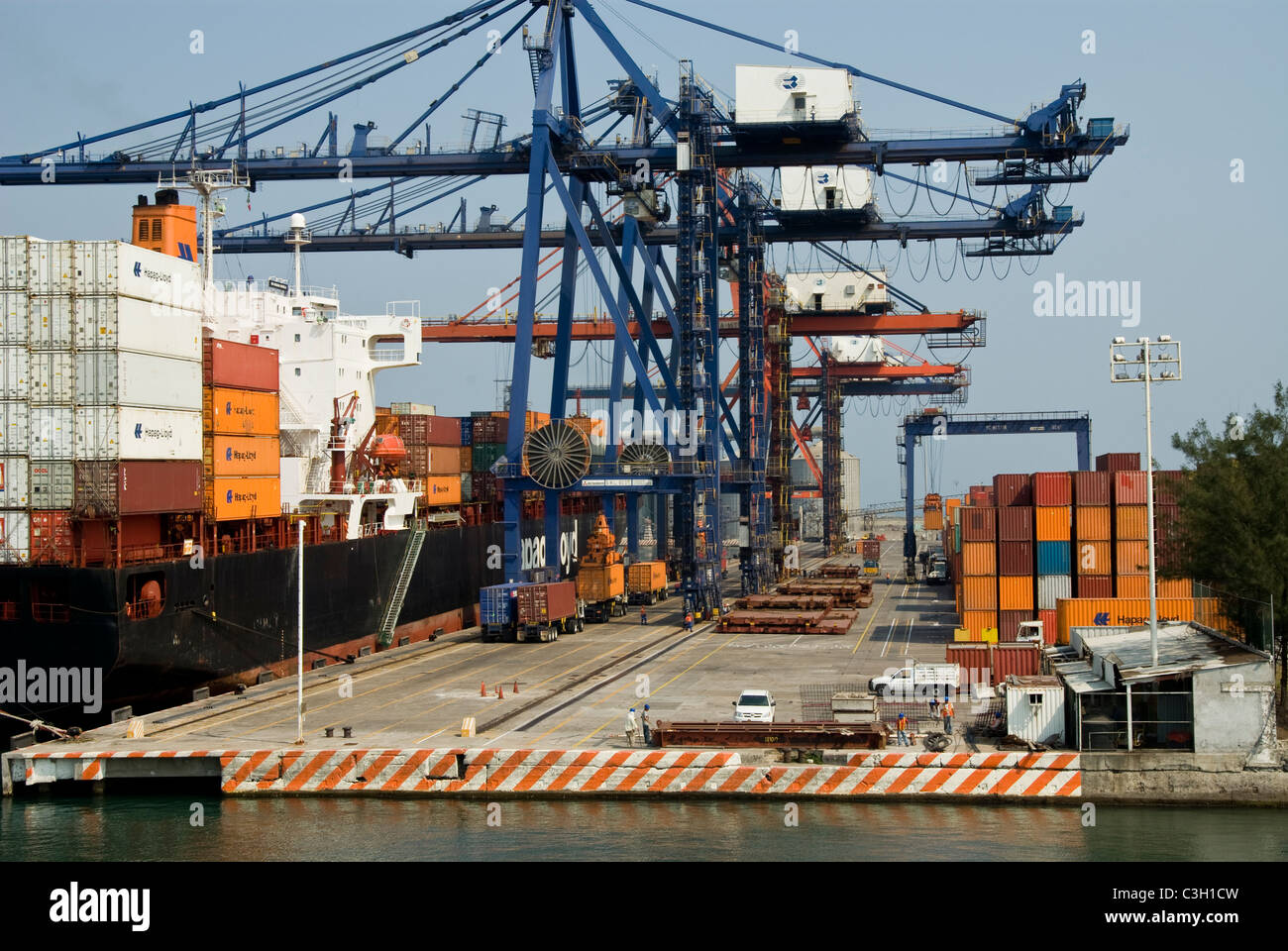 Mexico.Veracruz.Loading Container im Hafen von Veracruz Stockfotografie ...