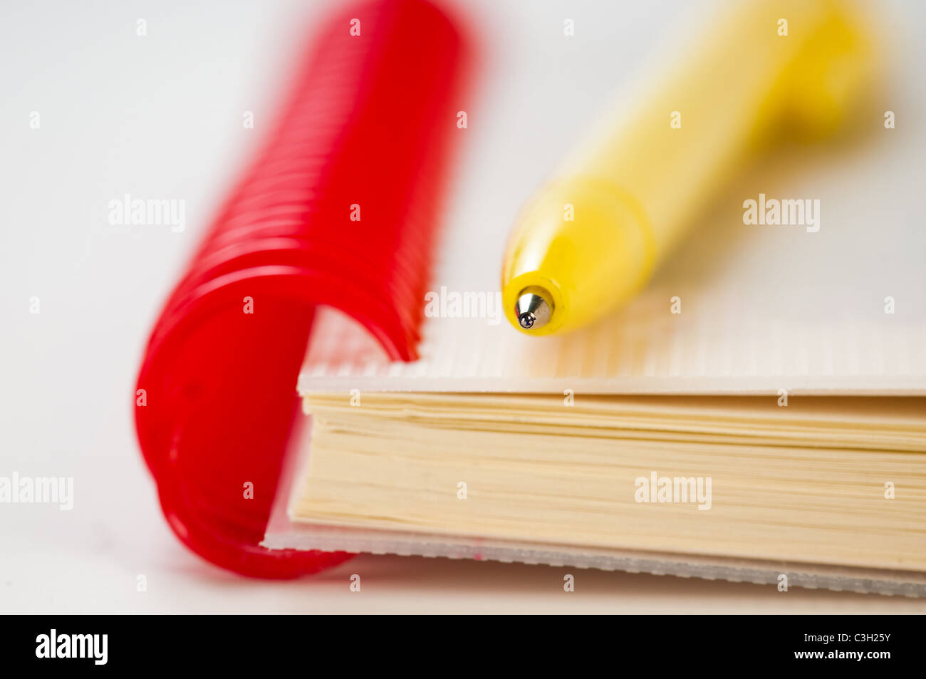 Rote mappe -Fotos und -Bildmaterial in hoher Auflösung – Alamy