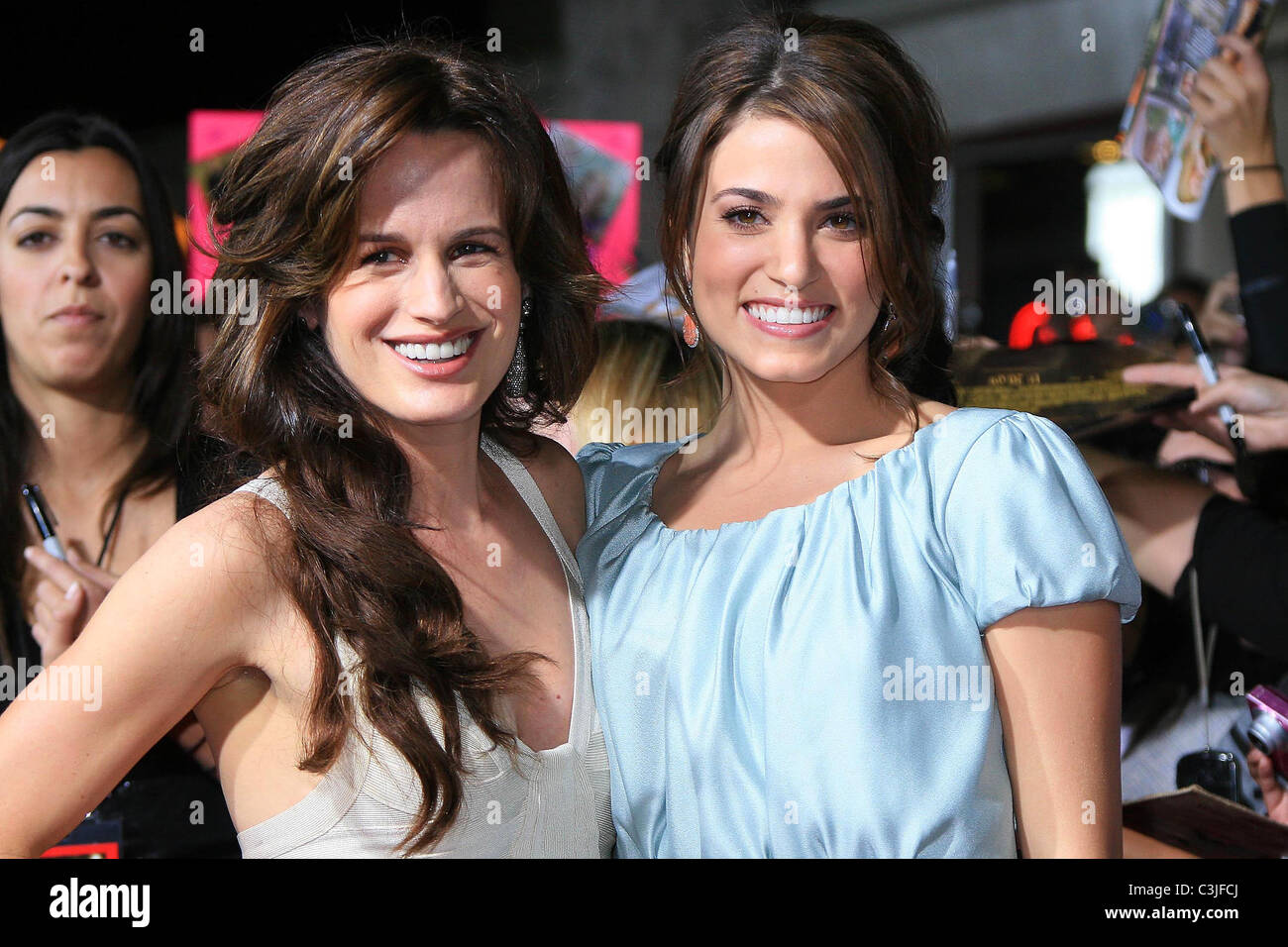 Elizabeth Reeser und Nikki Reed der Los-Angeles-Premiere von "The ...