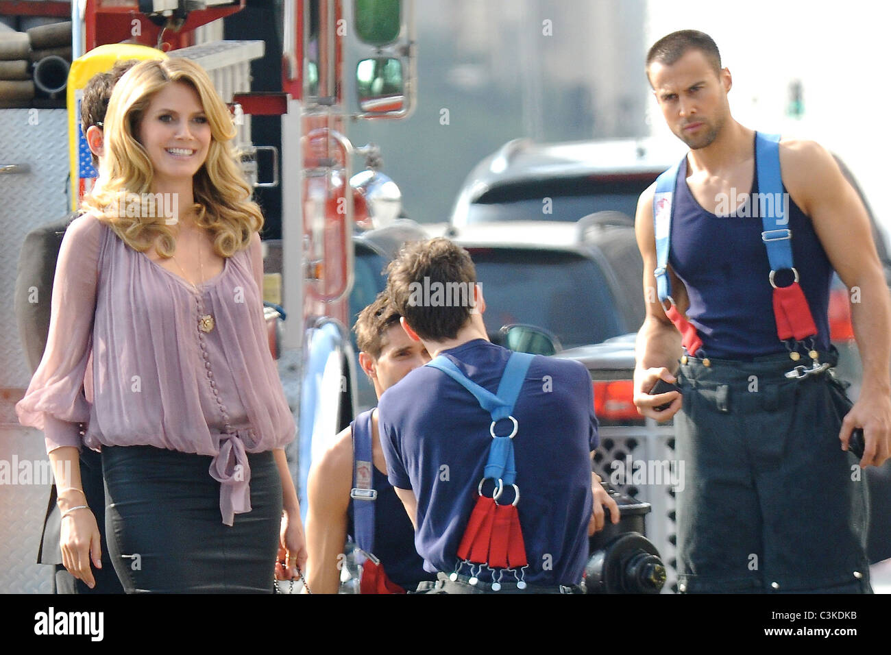 Paparazzi heidi klum commercial 3 031209 -Fotos und -Bildmaterial in ...