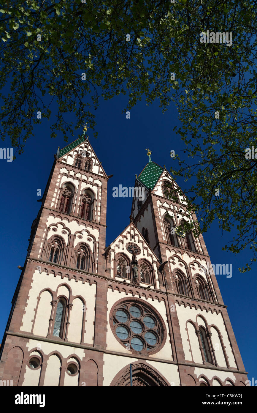 Kirche herz jesu -Fotos und -Bildmaterial in hoher Auflösung – Alamy