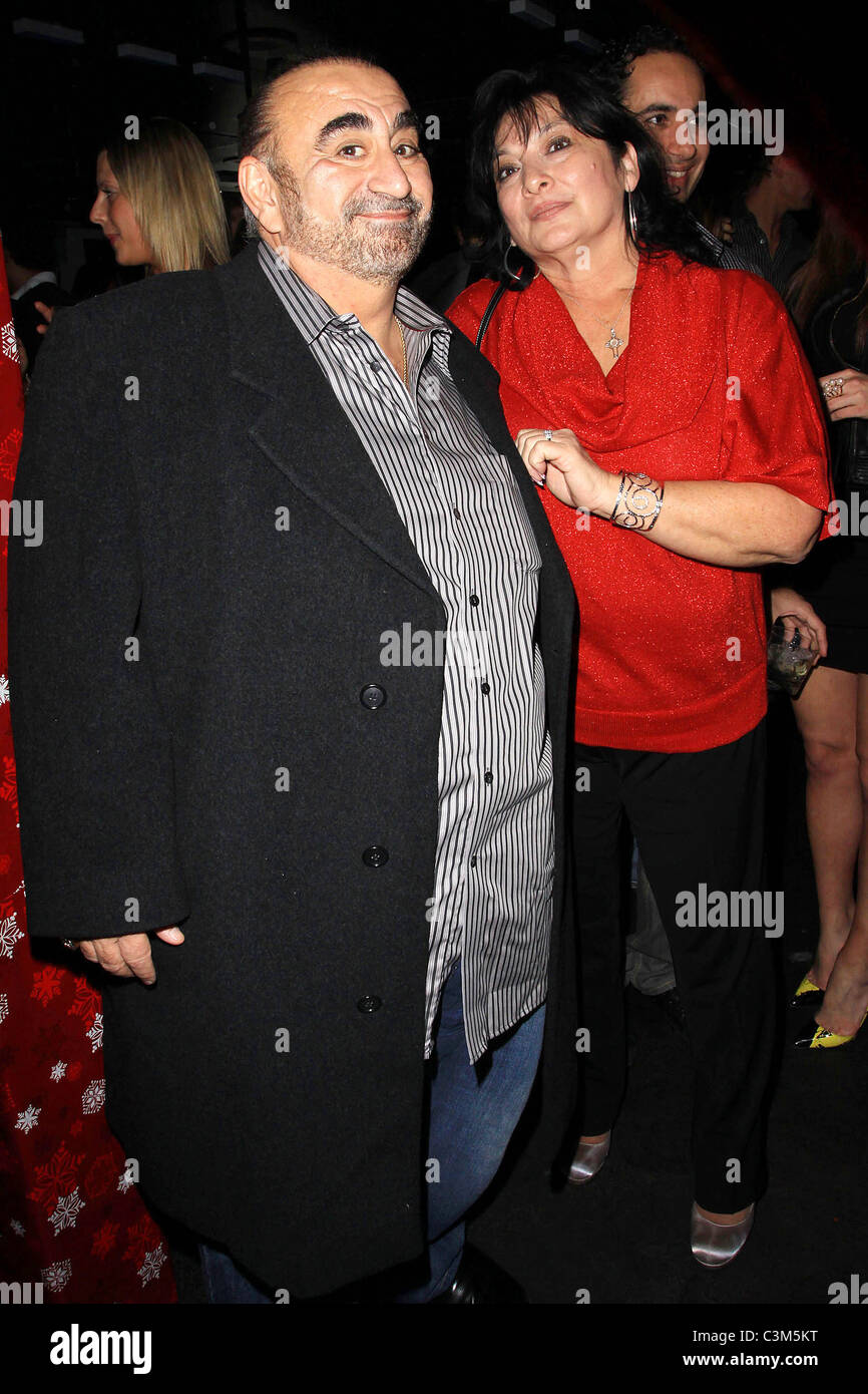 Ken Davitian und Frau Ellen Baca Hollyscoop übernimmt MI6, gehalten am Club MI6 in West ...