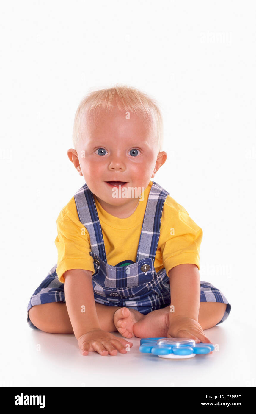 Rassel baby -Fotos und -Bildmaterial in hoher Auflösung – Alamy