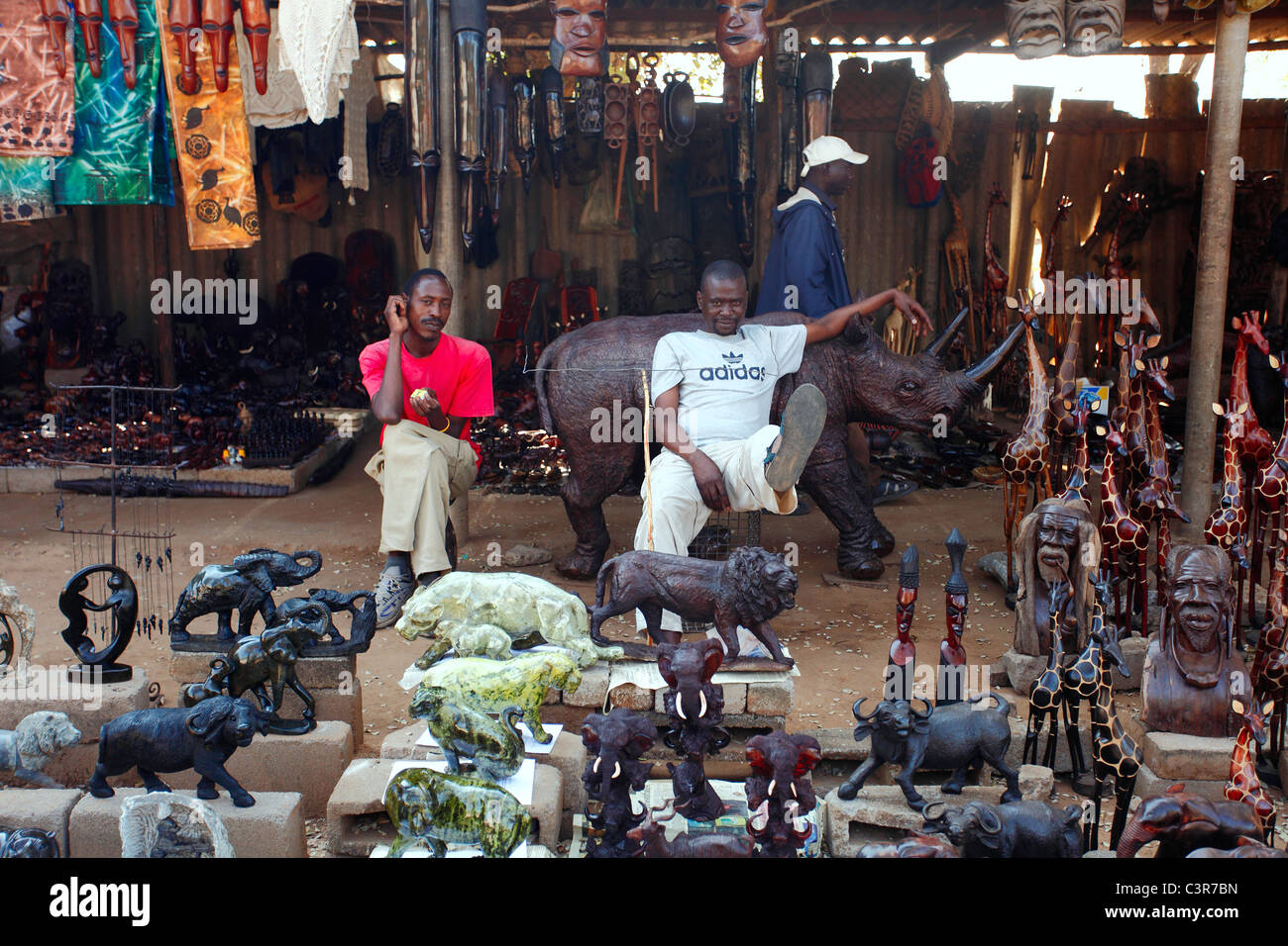 Craft market victoria falls zimbabwe -Fotos und -Bildmaterial in hoher ...