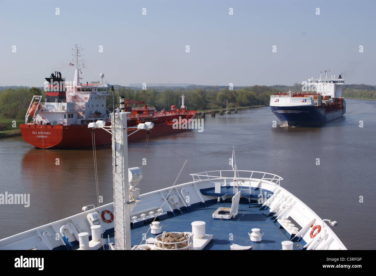 Frachtschiff am nord ostsee kanal nord ostsee kanal -Fotos und -Bildmaterial in hoher Auflösung ...