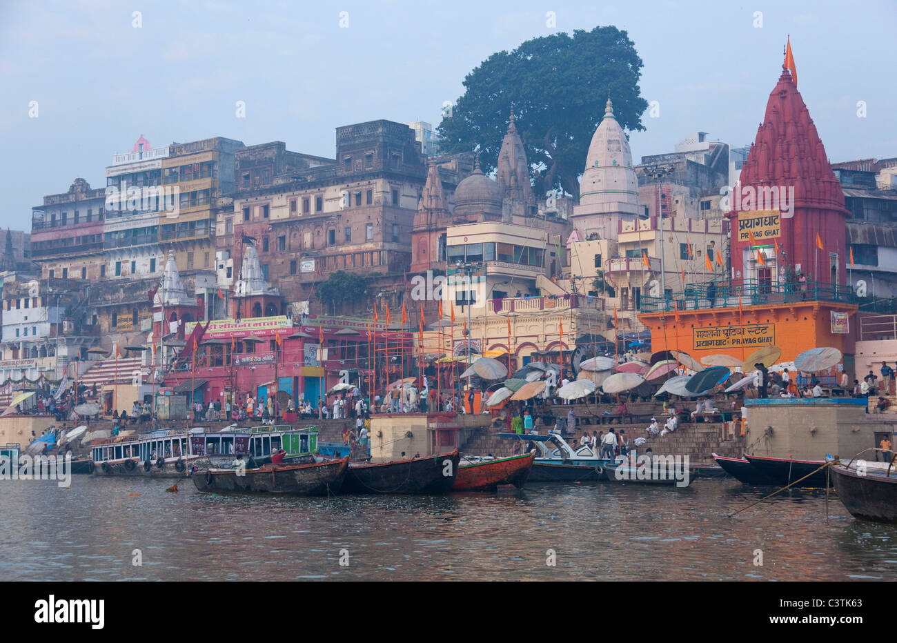 Fluss ganges wasser beim baden ghats -Fotos und -Bildmaterial in hoher ...