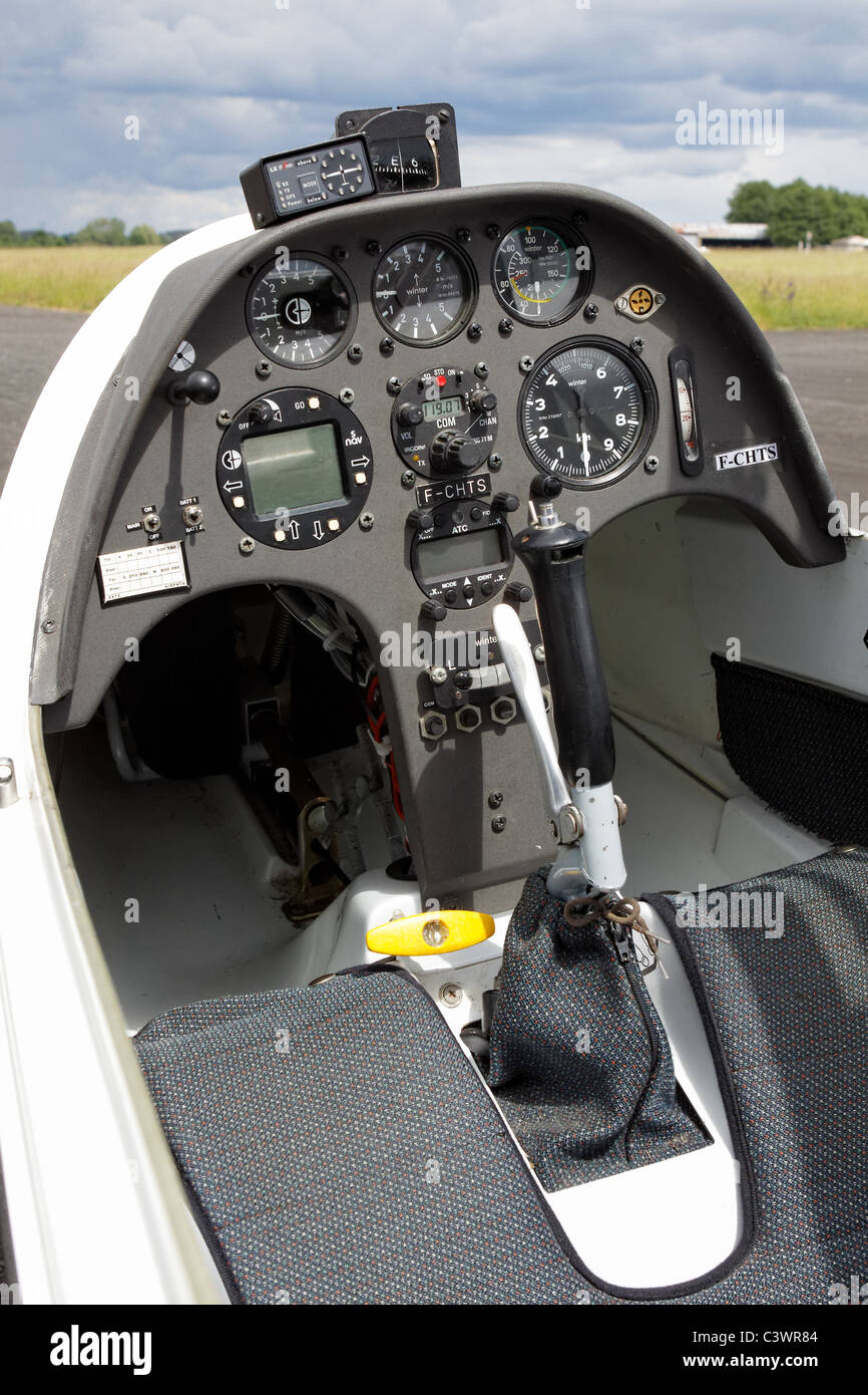 Schempp-Hirth Duo Discus Cockpit, Romorantin Stockfotografie - Alamy