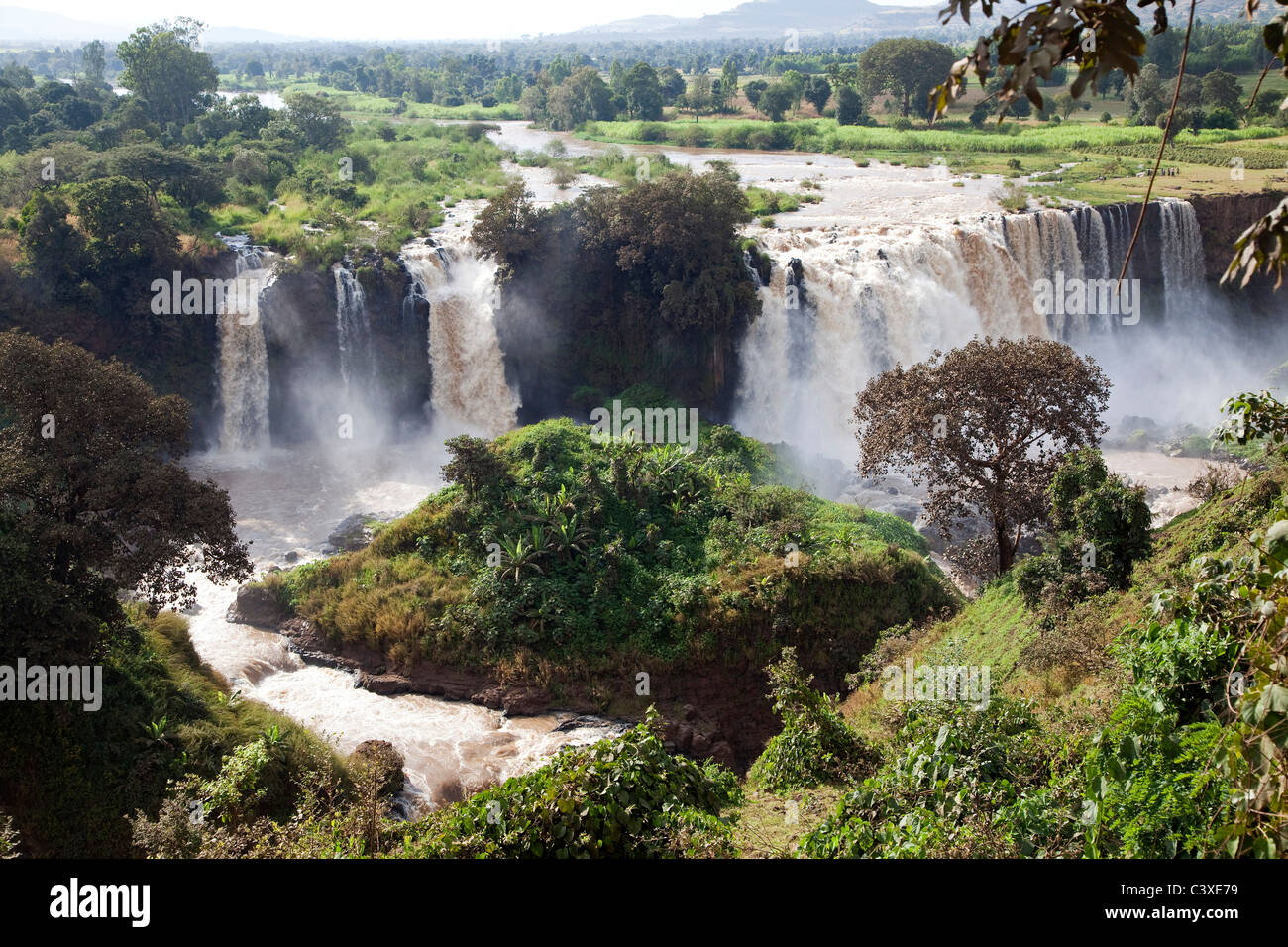 River nile fall waterfall -Fotos und -Bildmaterial in hoher Auflösung ...
