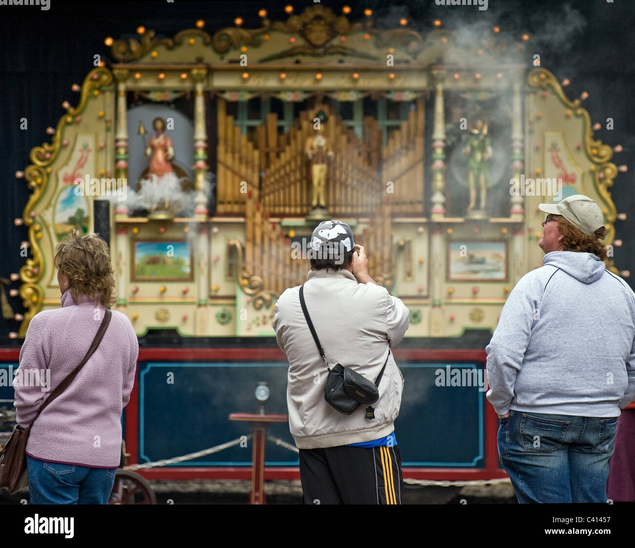 Steam organ -Fotos und -Bildmaterial in hoher Auflösung – Alamy