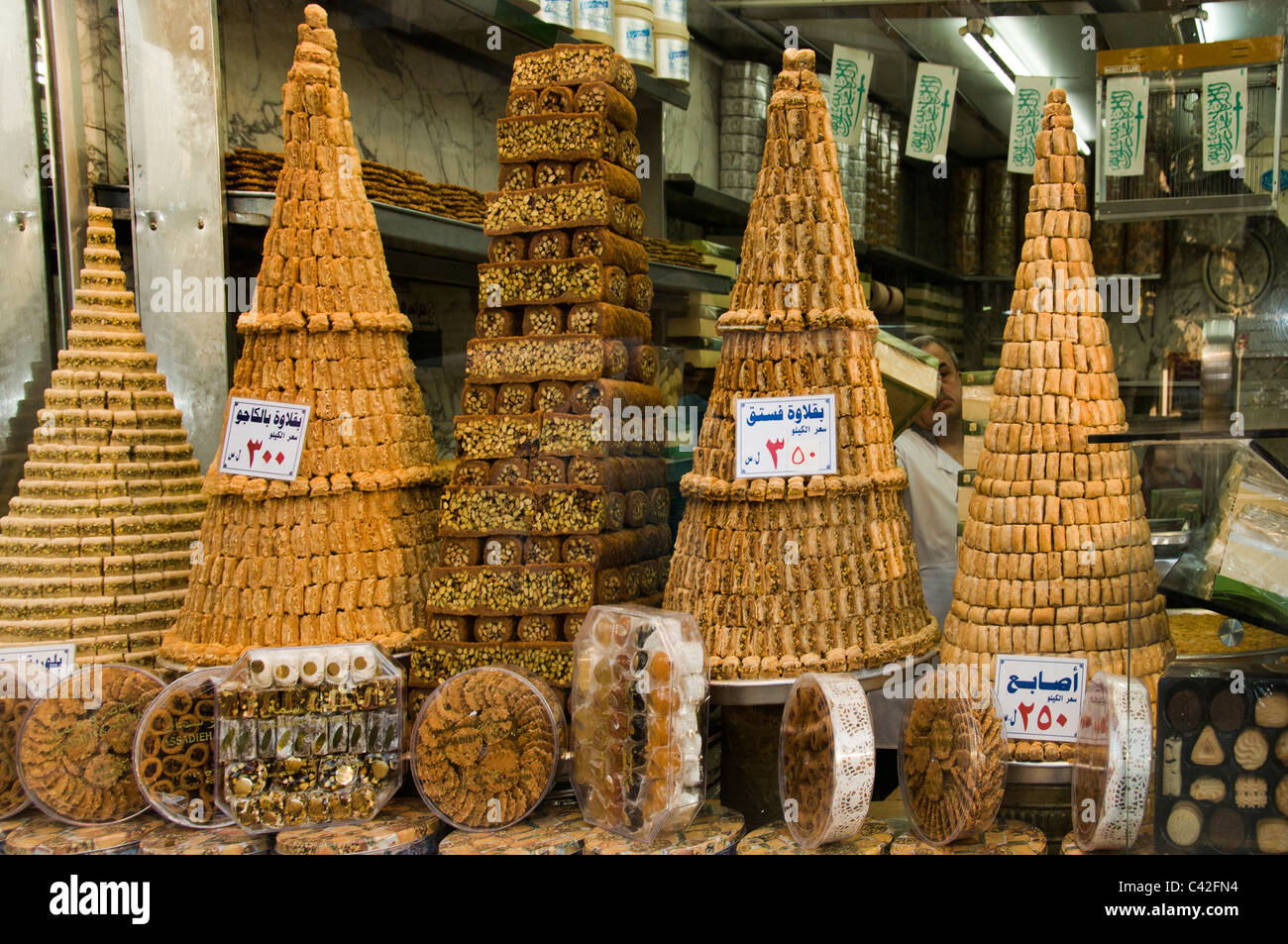 Sweet shop damascus syria -Fotos und -Bildmaterial in hoher Auflösung ...