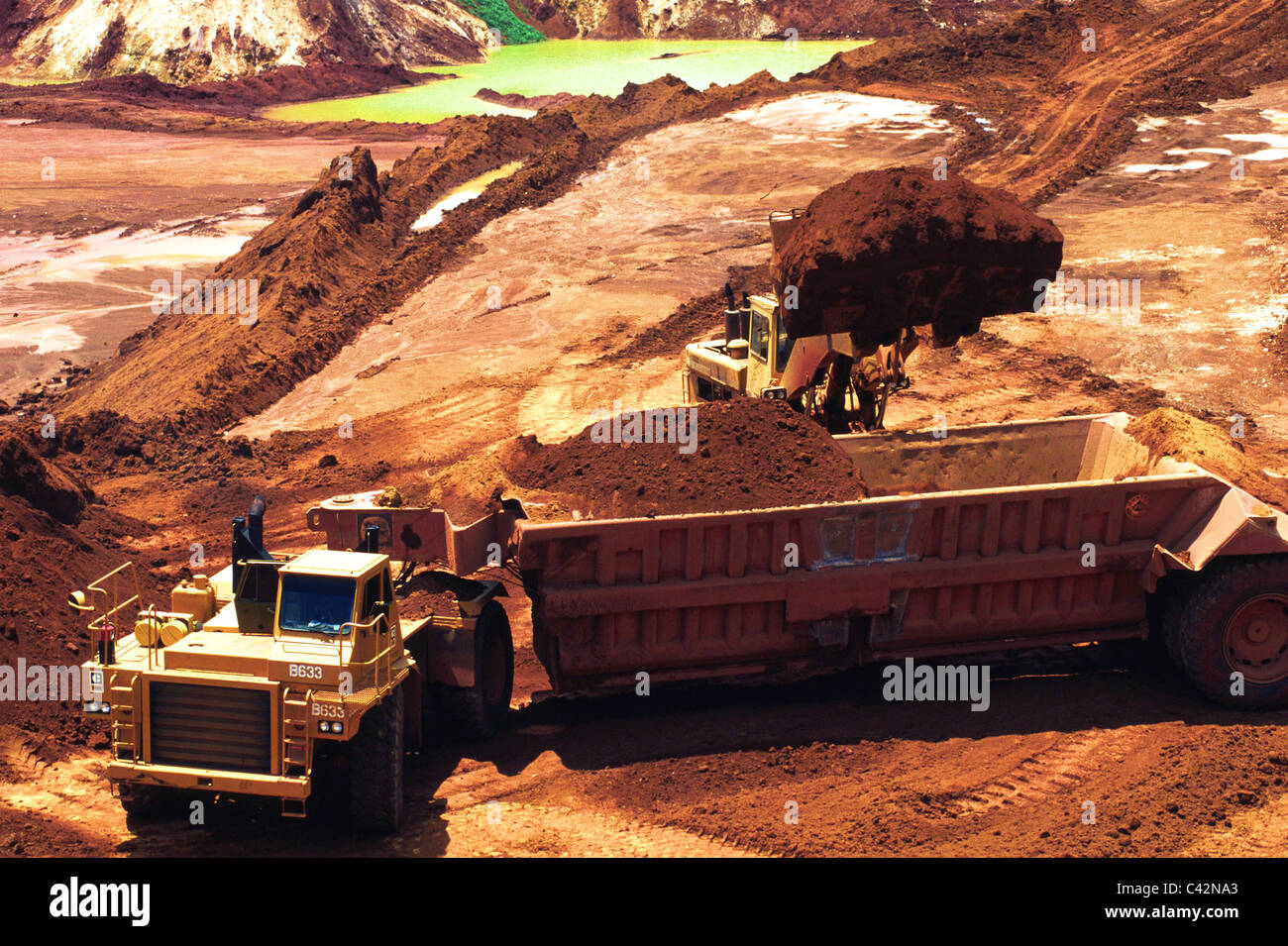 Bauxit lkw -Fotos und -Bildmaterial in hoher Auflösung – Alamy