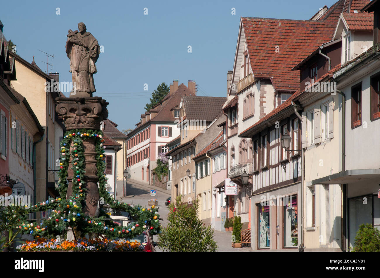 Fachwerkhaus in der altstadt von gernsbach -Fotos und -Bildmaterial in ...