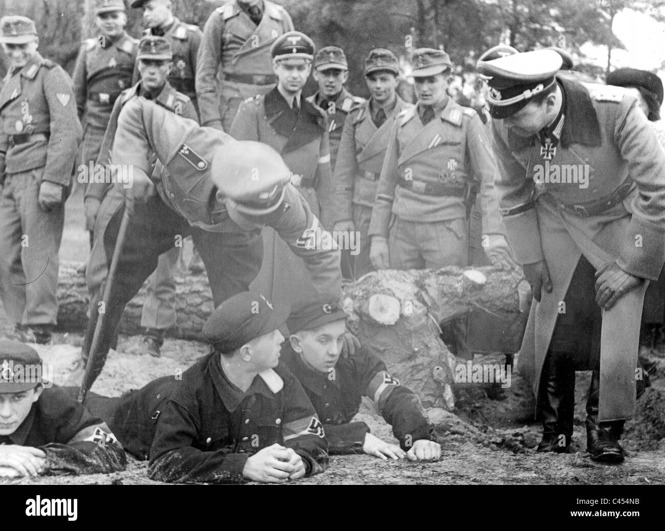 Hitler Youth 1945 Stockfotos & Hitler Youth 1945 Bilder - Alamy