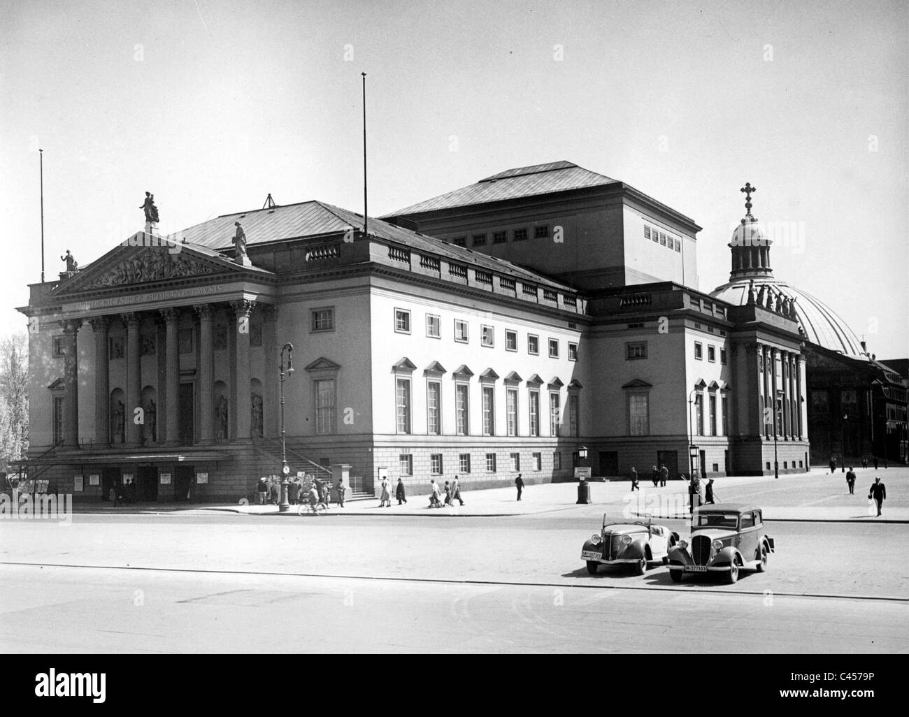 Staatsoper unter den linden -Fotos und -Bildmaterial in hoher Auflösung ...