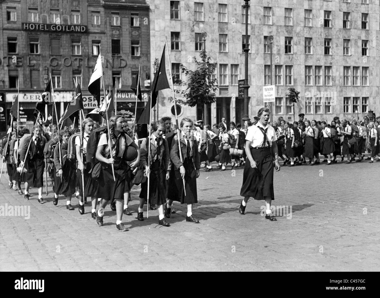Bdm girls berlin -Fotos und -Bildmaterial in hoher Auflösung - Seite 2 - Alamy