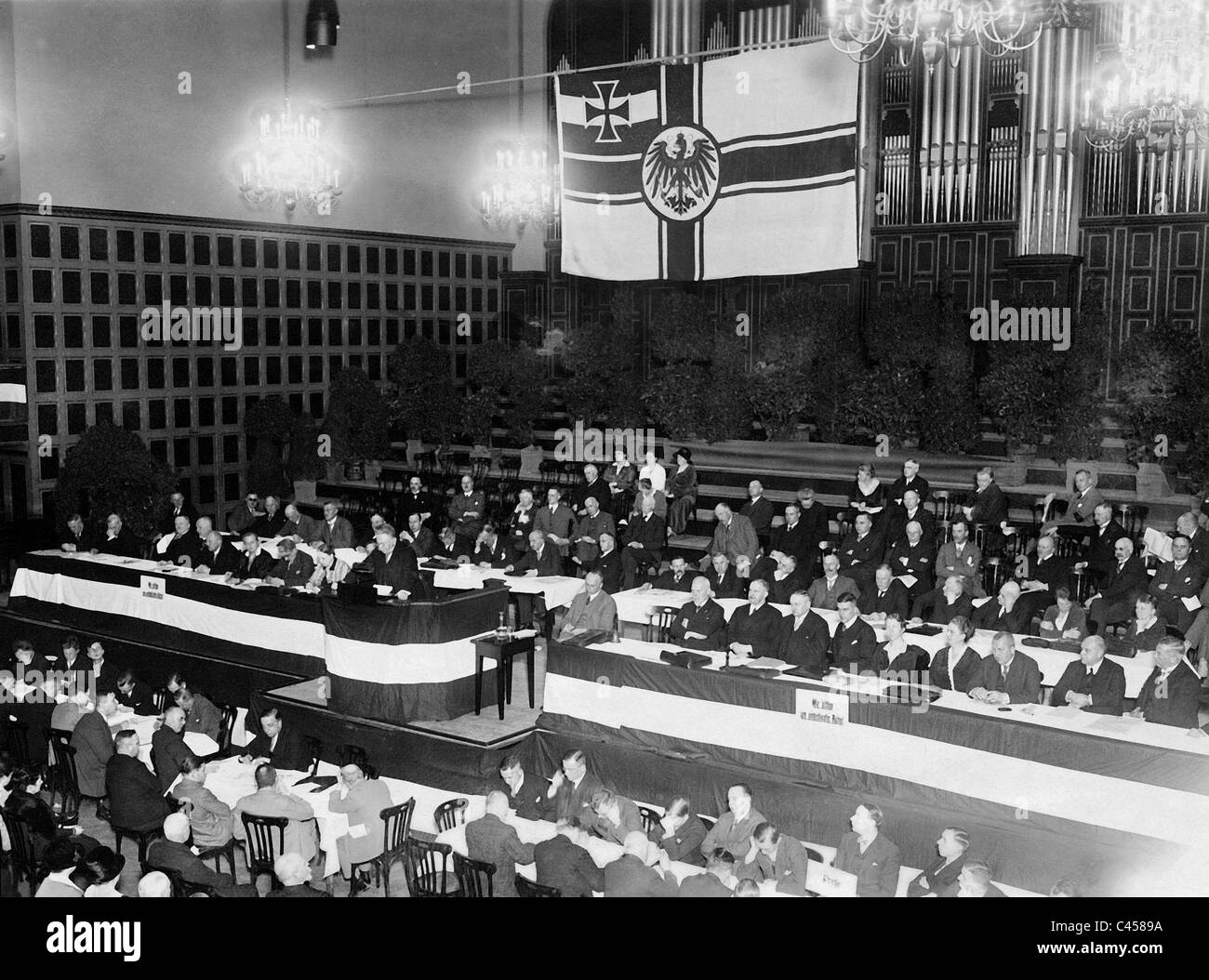 Alfred hugenberg -Fotos und -Bildmaterial in hoher Auflösung – Alamy