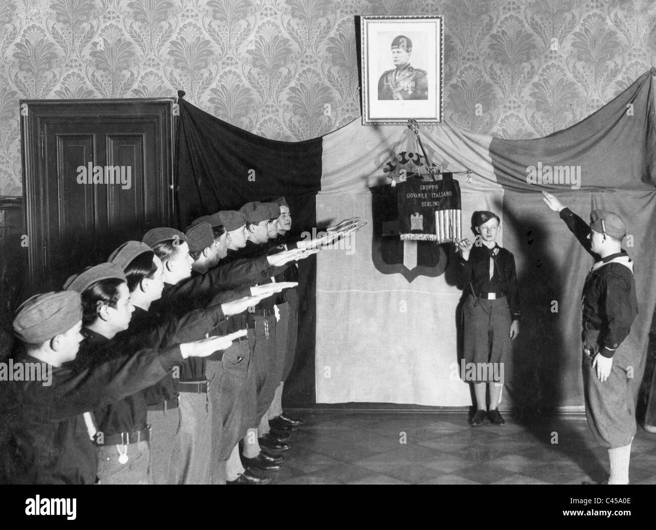 Mitglieder balilla -Fotos und -Bildmaterial in hoher Auflösung – Alamy