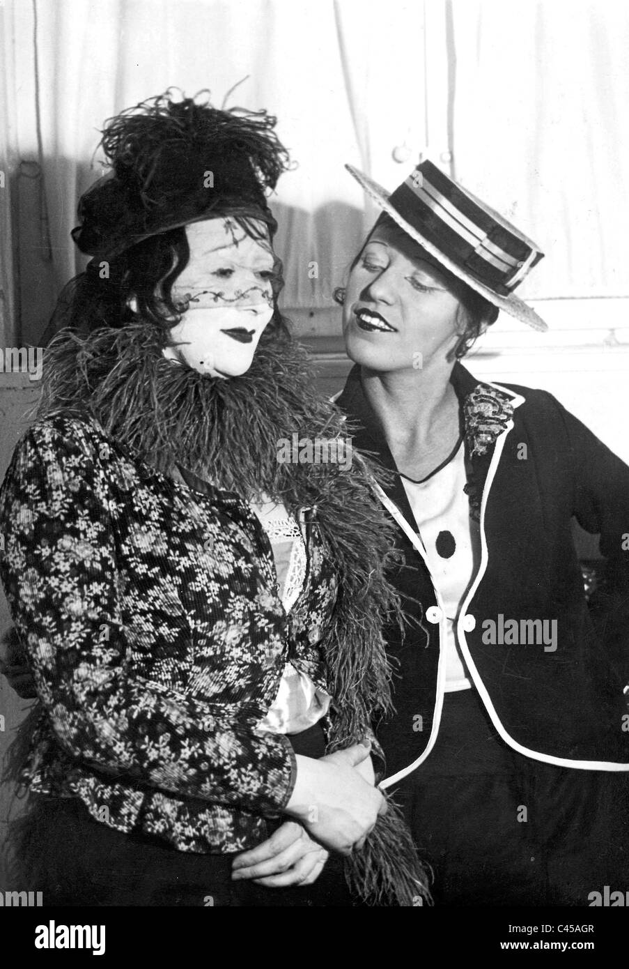 Trude Hesterberg und Lotte Lenya in "Aufstieg und Fall der Stadt ...