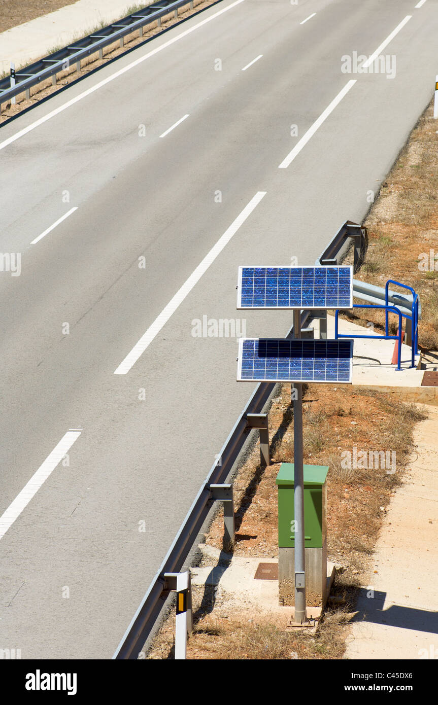 Rotating solar energy panels -Fotos und -Bildmaterial in hoher ...