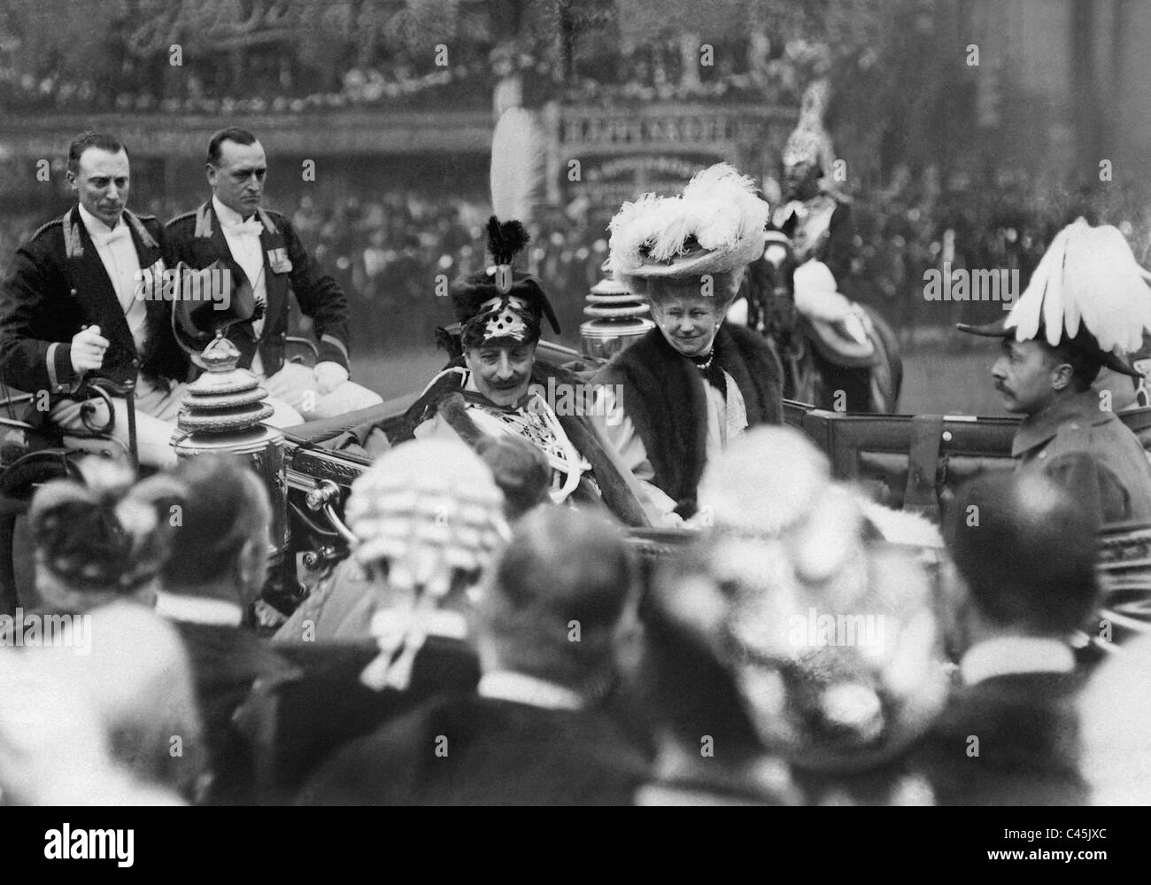 Kaiser Wilhelm II. und Kaiserin Auguste Viktoria während ihres Staates ...