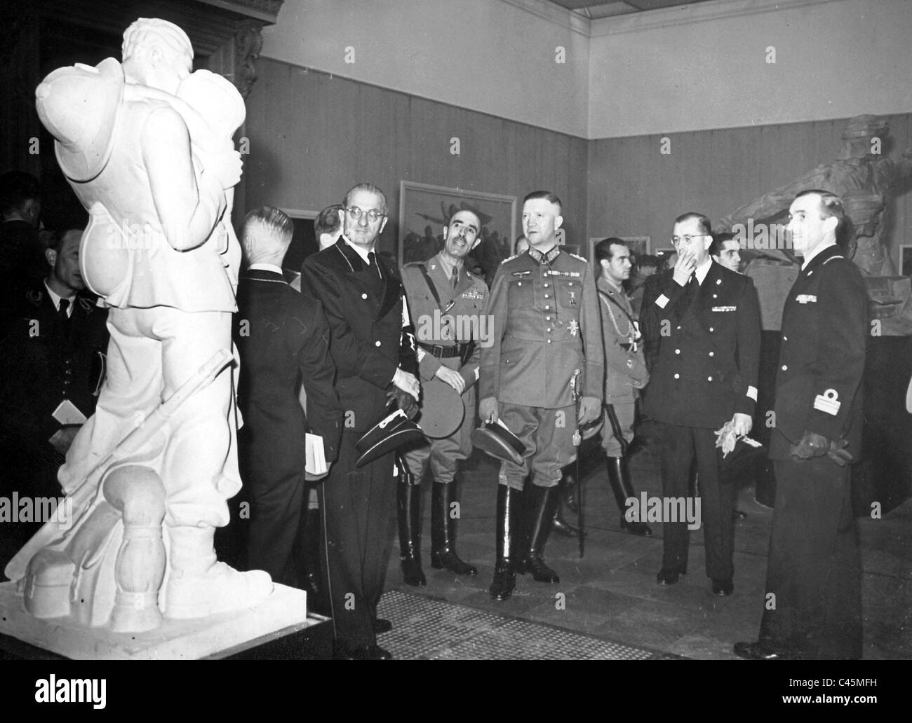 Colonel general friedrich fromm -Fotos und -Bildmaterial in hoher ...